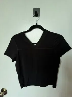 Vuori | Tops | Vuori Short Sleeve Tuvalu Double V Neck | Poshmark